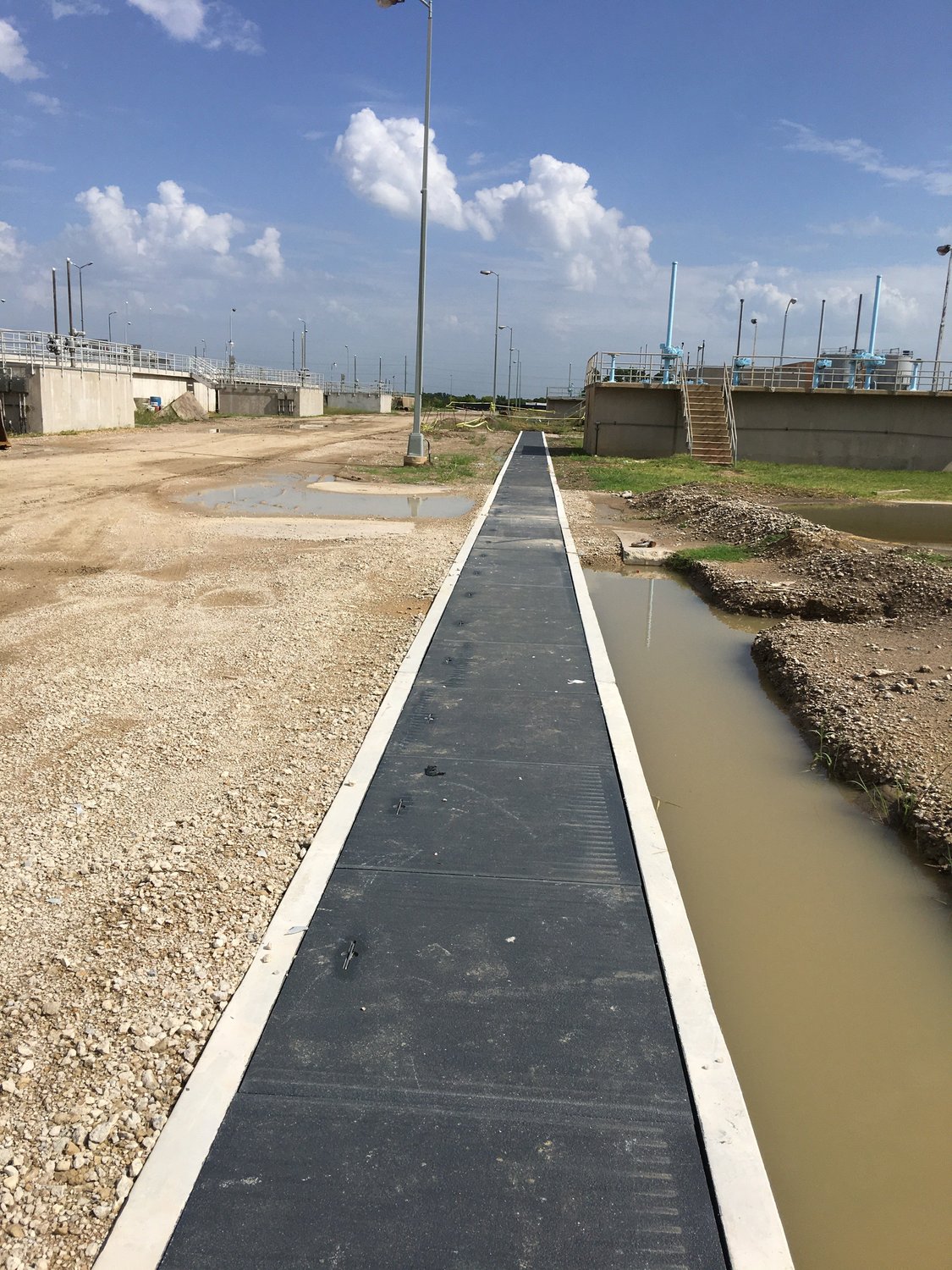 Benefits of Fiberglass Plates for Industrial Applications